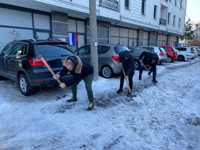 Info Bijeljina - Ledolomci iz Bijeljine: Odbornik SNSD-a i direktor FK ...
